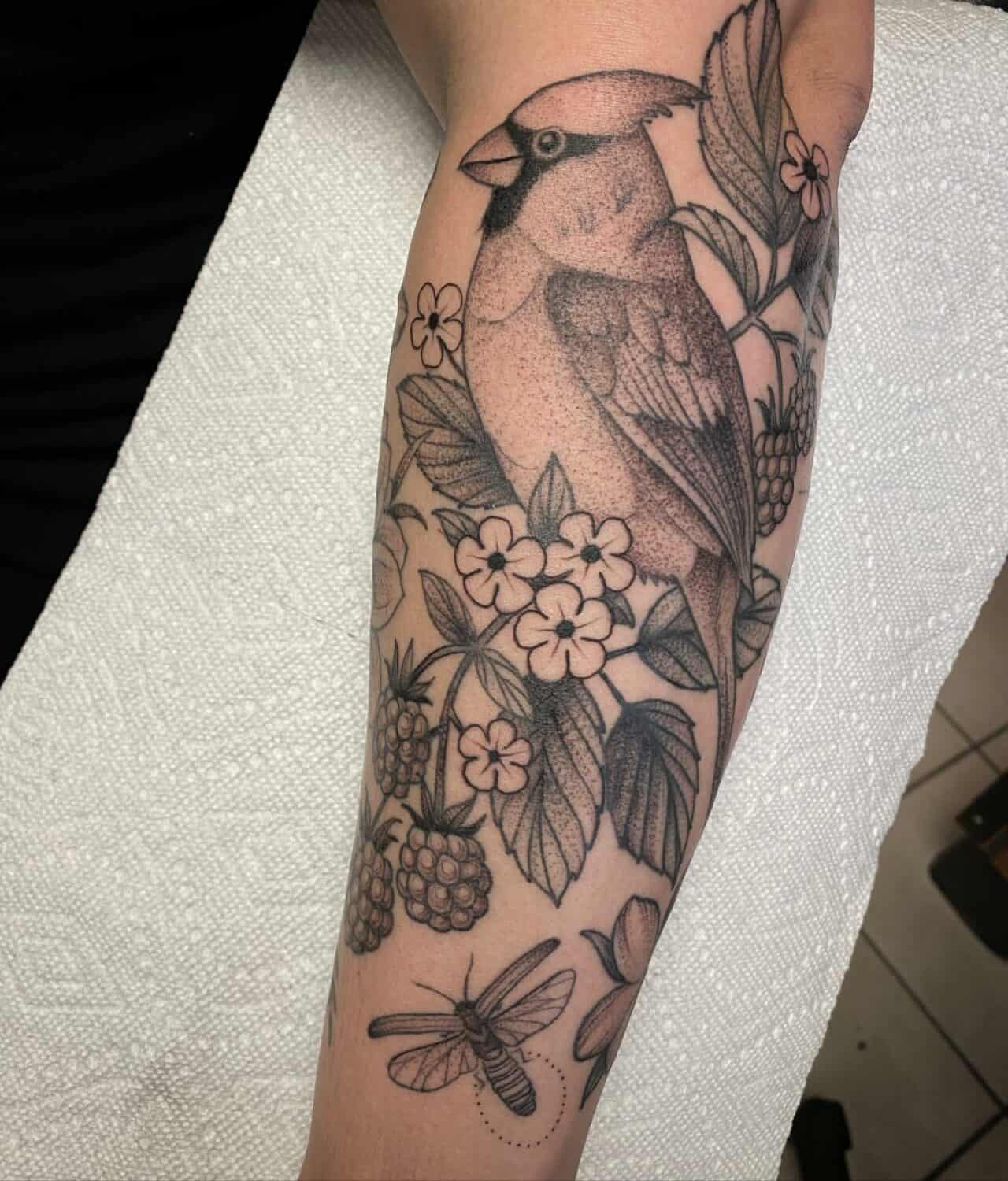 50 Cool Cardinal Tattoo Ideas for Men & Women in 2024