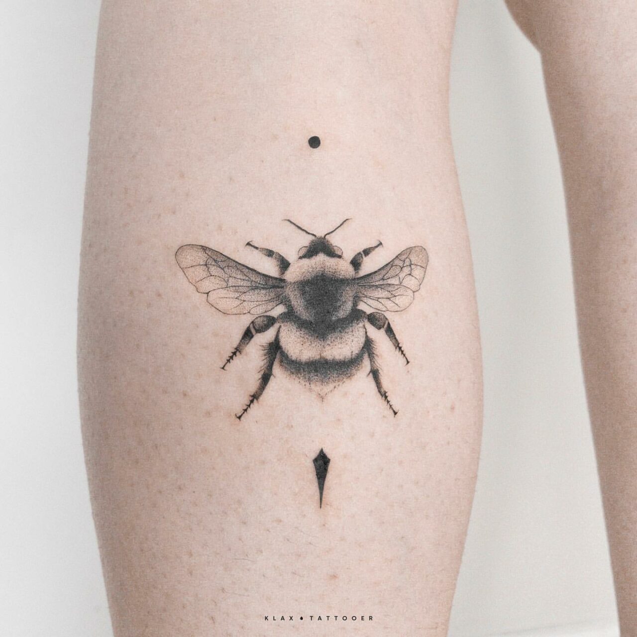 27 Precious Bee Tattoo Ideas to Inspire You (Men & Women) in 2024