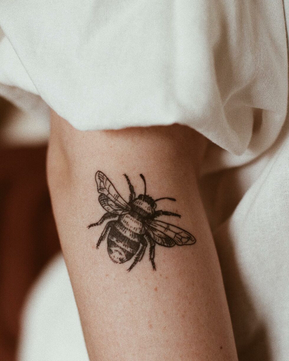 27 Precious Bee Tattoo Ideas to Inspire You (Men & Women) in 2024