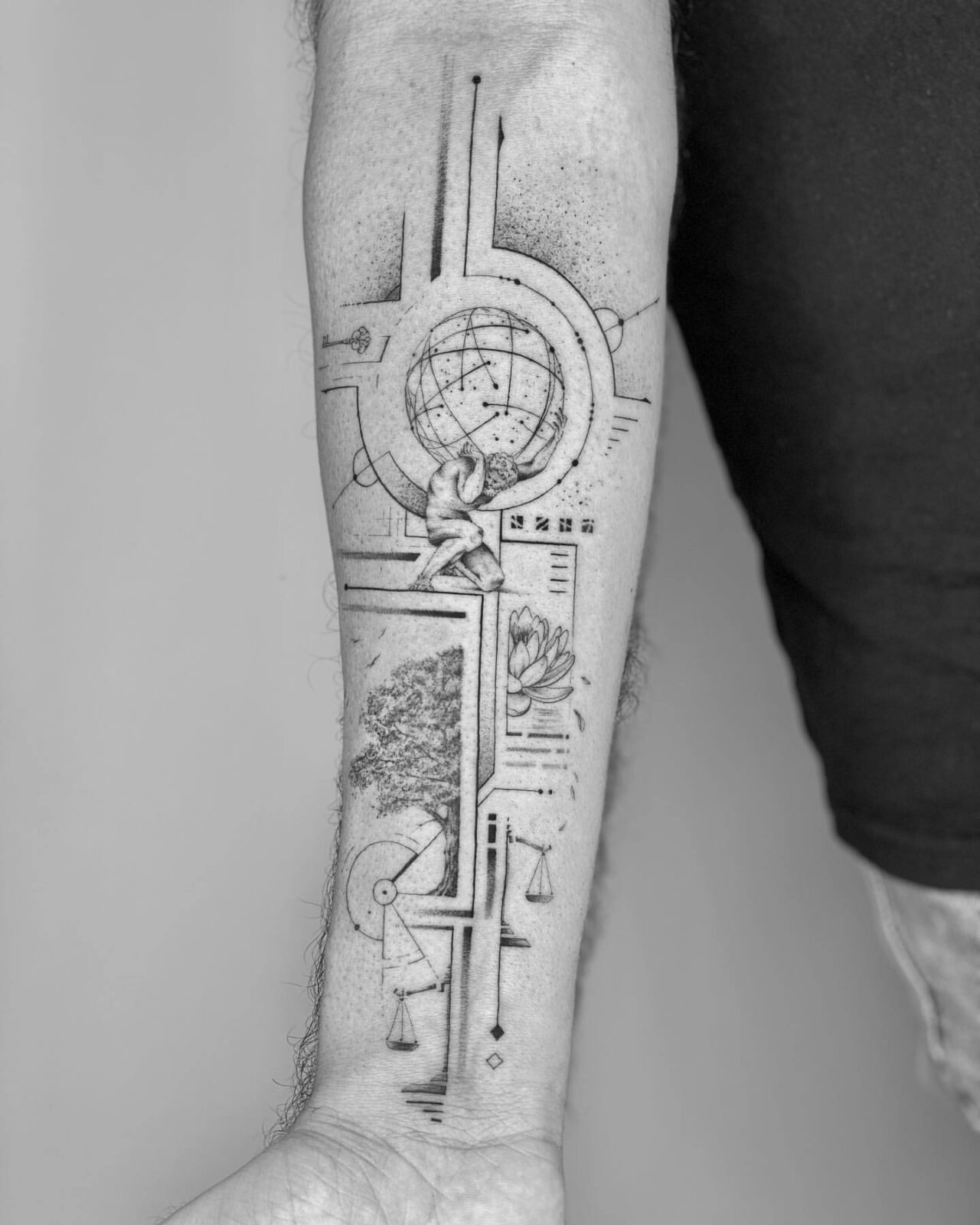 33 Geometric Tattoo Ideas for Men & Women in 2024