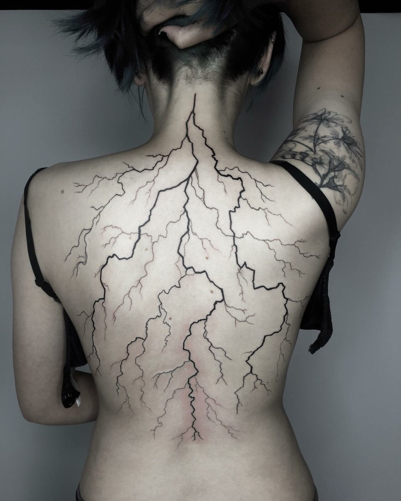 24 Striking Lightning Tattoo Ideas For Men And Women In 2023 6250