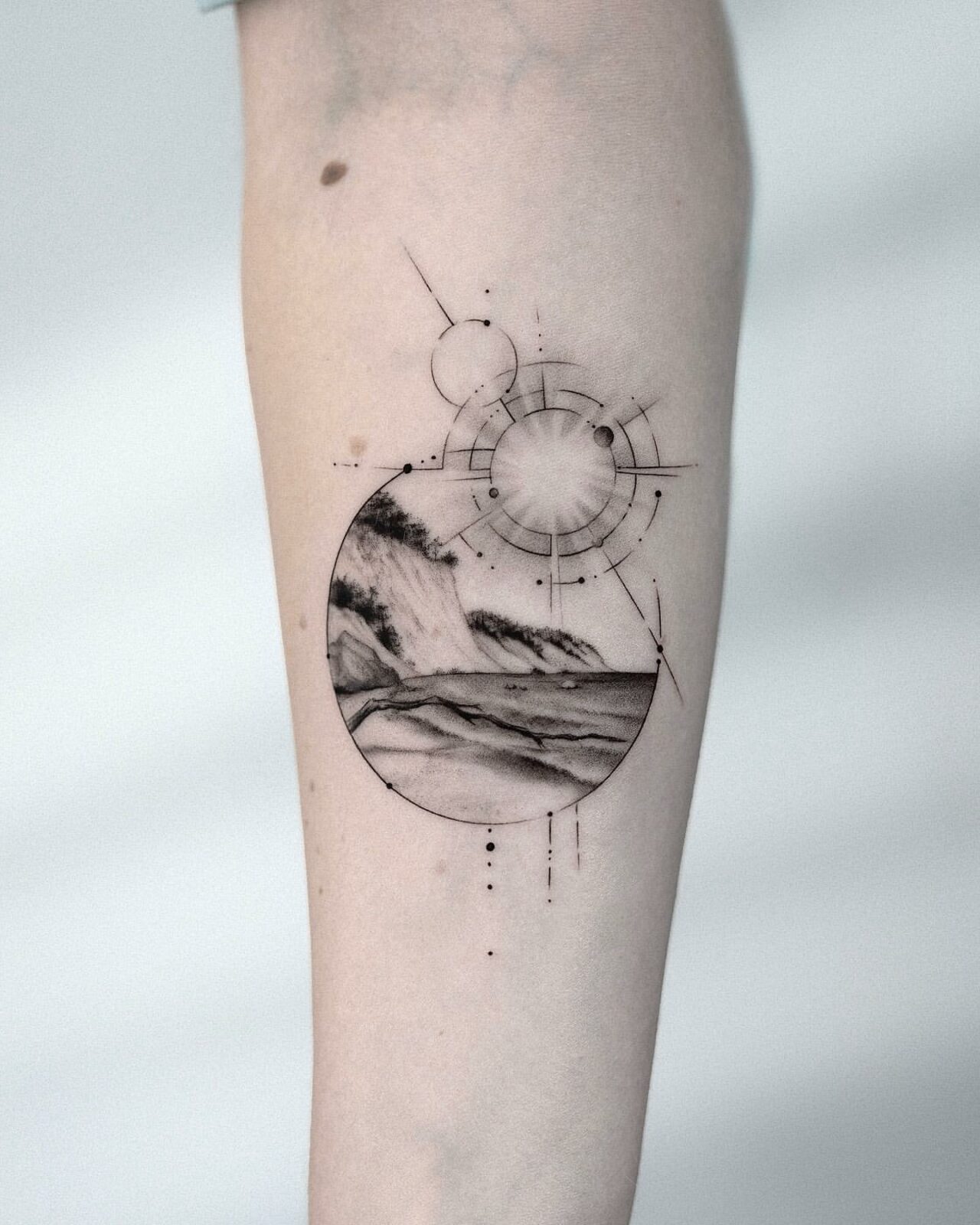 29 Brilliant Sun Tattoo Ideas for Men & Women in 2023